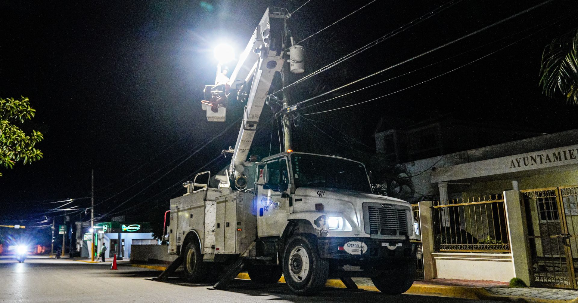 Edesur ilumina cinco comunidades apartadas en el Cercado, impactando ...