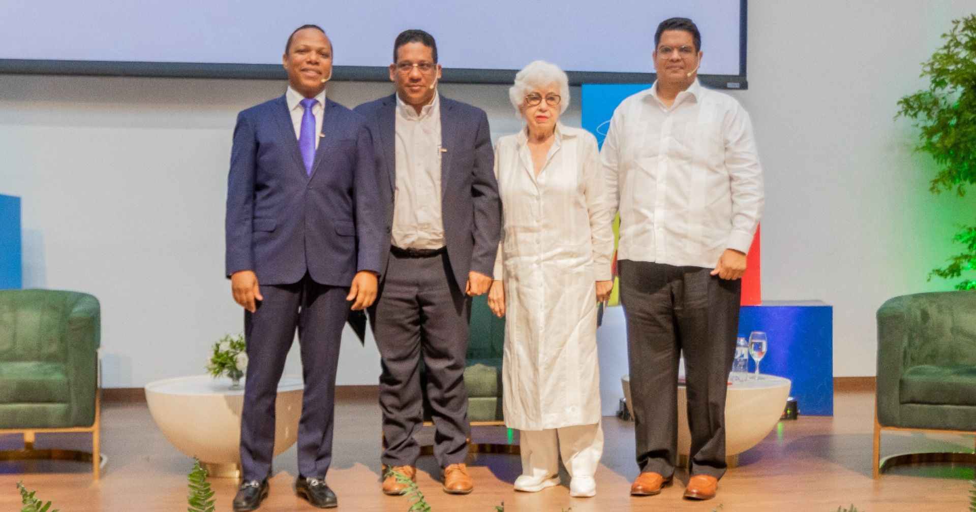 Milton Morrison destaca aporte de datos abiertos para la transparencia ...